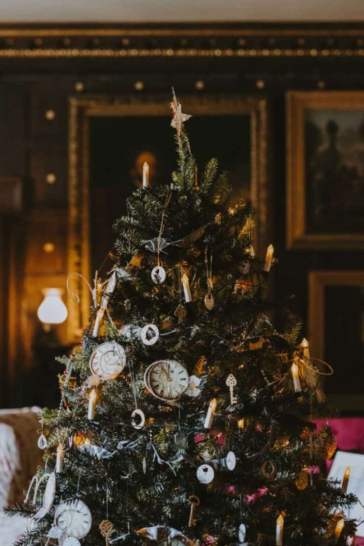 27 Charmingly Old Fashioned Christmas Decorating Ideas