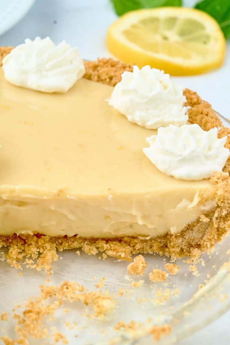Old-Fashioned Creamy Lemon Pie : Heart's Content Farmhouse