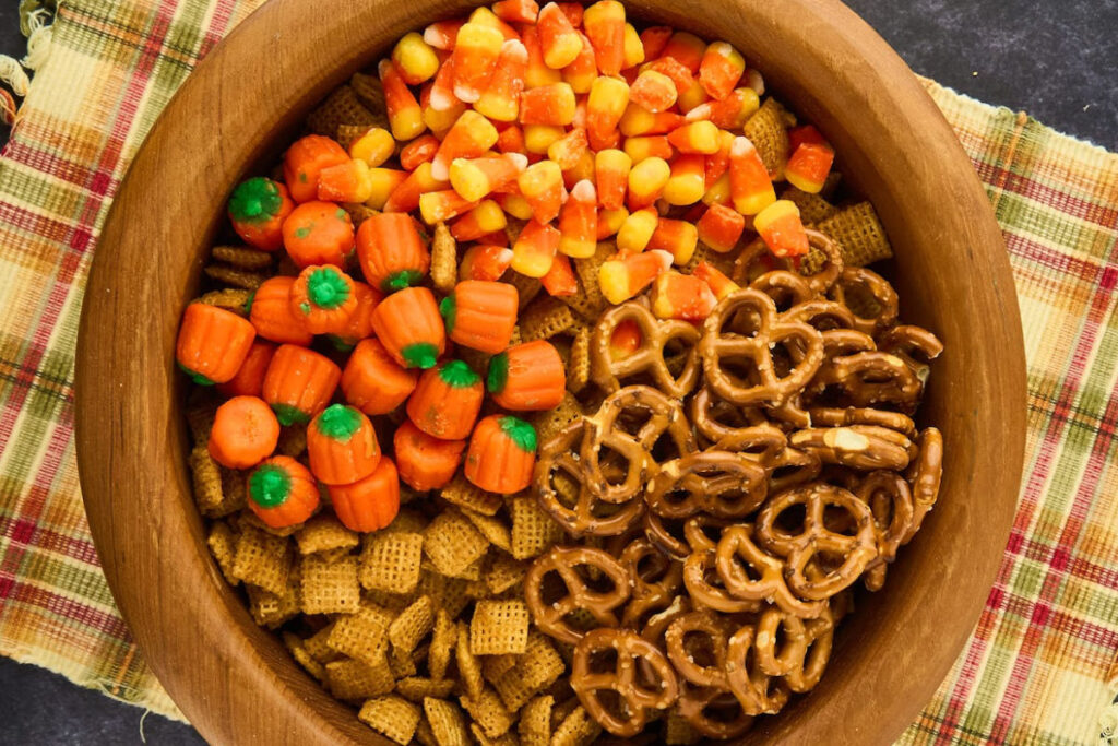 How to Make Spooky Halloween Chex Mix: A Sweet and Crunchy Treat