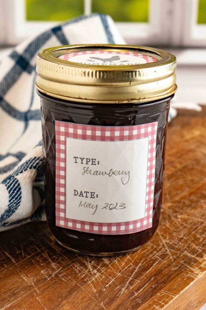Simply Pretty Jam Jar Labels (Free Printable in 4 Styles)