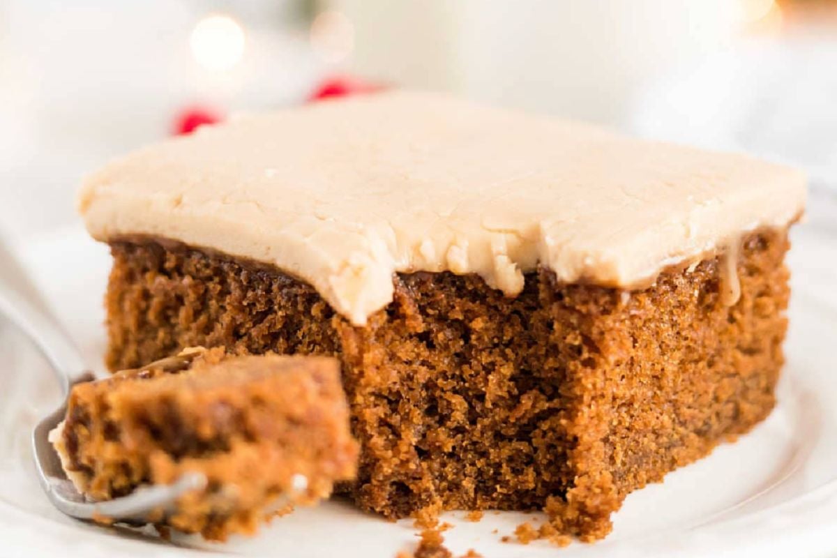 31 Old Fashioned Cake Recipes Inspired by Grandma's Kitchen