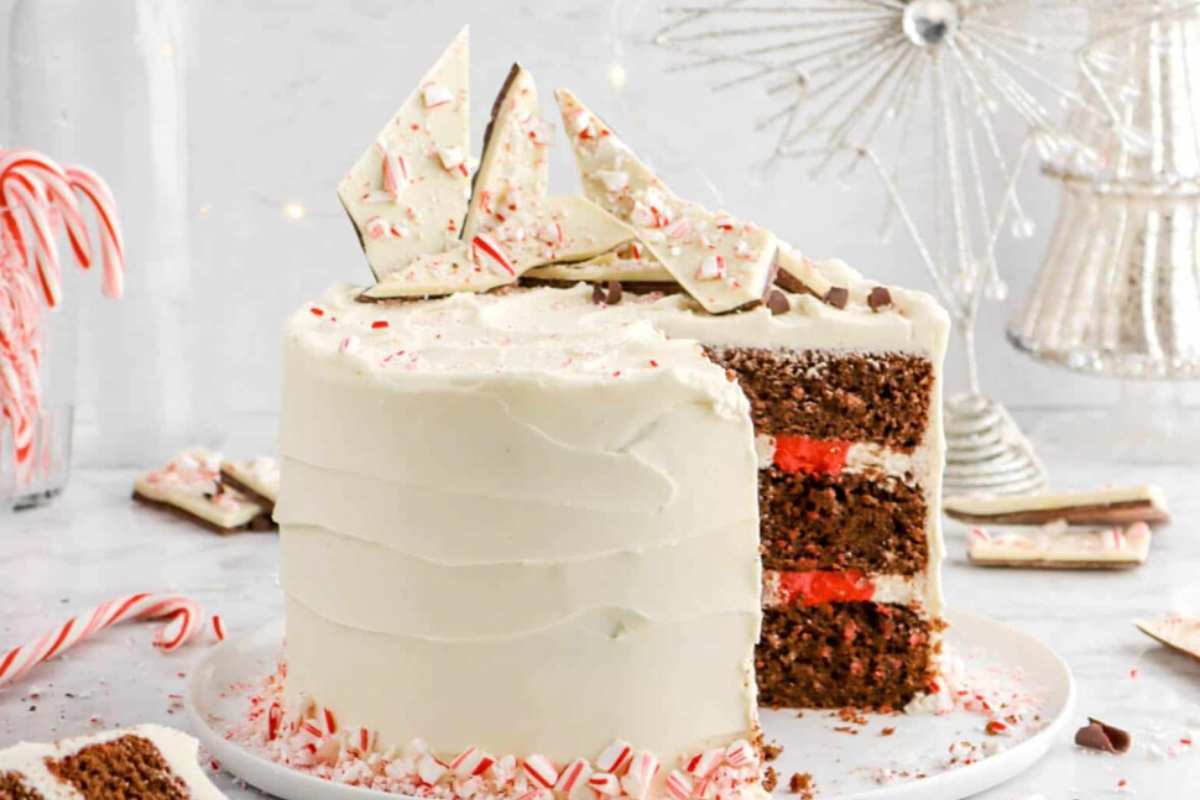 16 Beautiful Christmas Cake Recipes to Sweeten Your Holiday Season