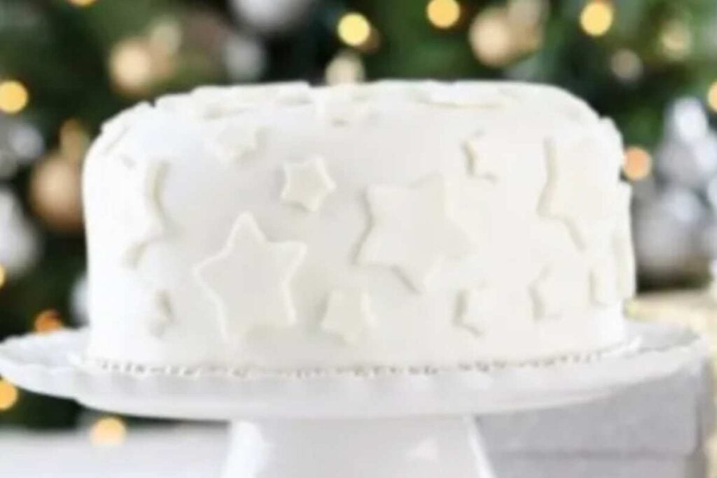 16 Beautiful Christmas Cake Recipes to Sweeten Your Holiday Season