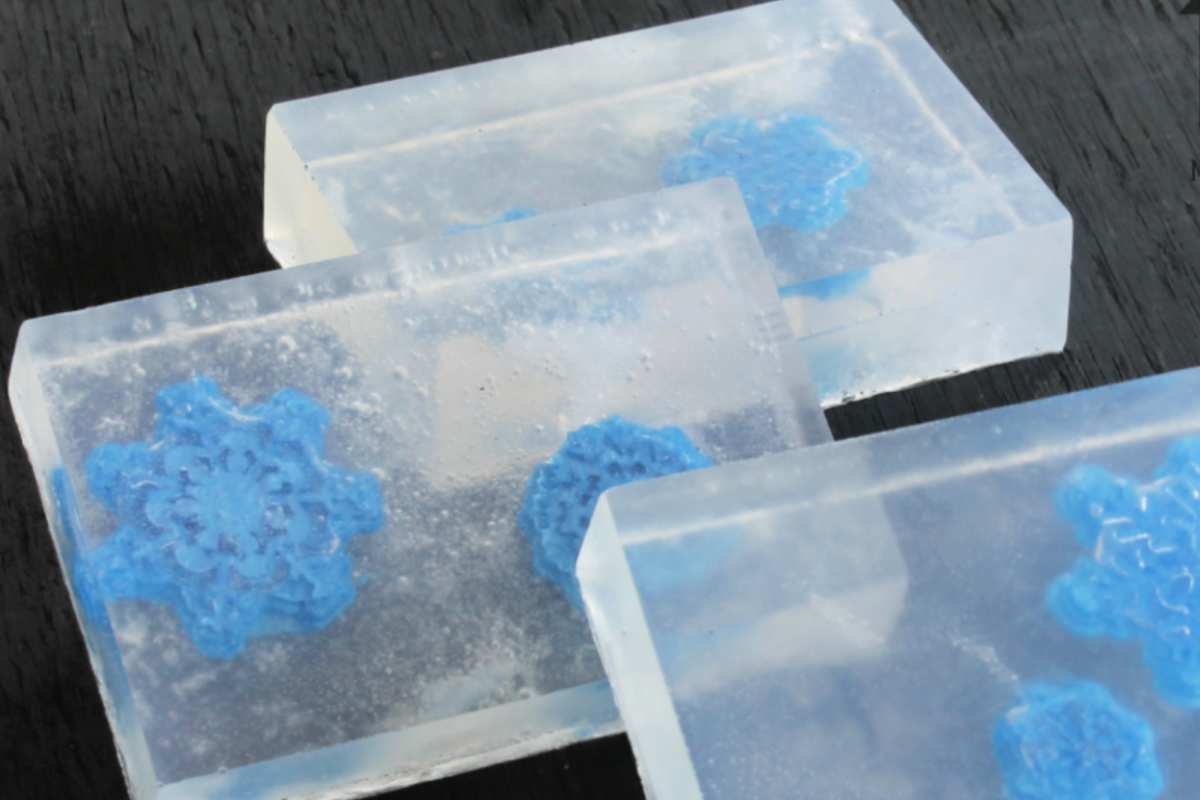 15 Gorgeous Christmas Soap Recipes to Make and Give